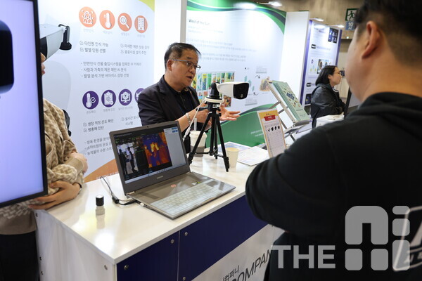 [TAS 2024] “생장 적정 온도 확인”… 유니컴퍼니, 스마트팜 AI 카메라 선보여